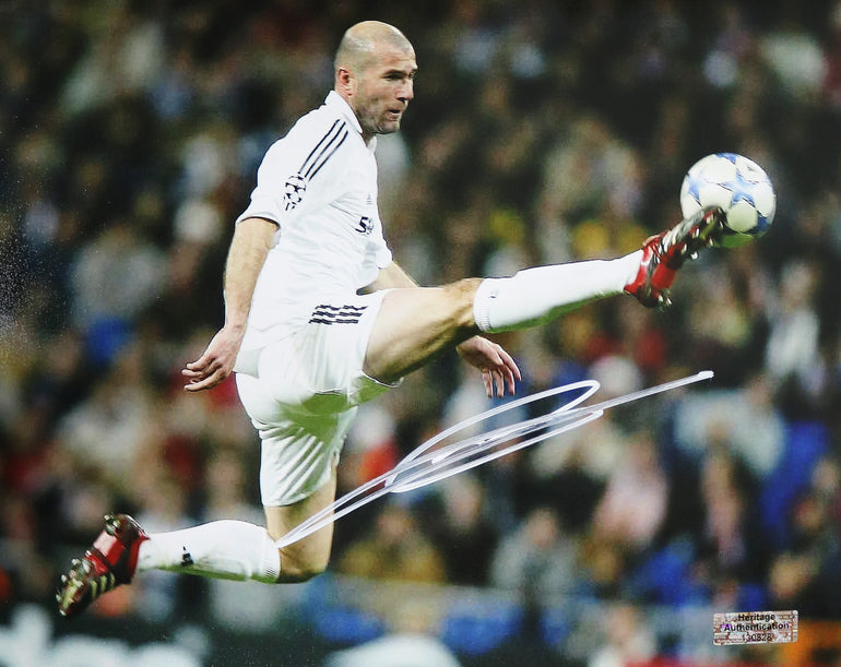 Autographed Soccer Photos – Sports-Autographs.com