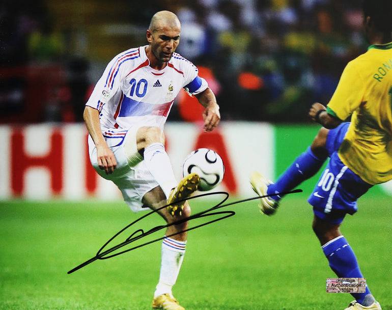 Autographed Soccer Photos – Sports-Autographs.com