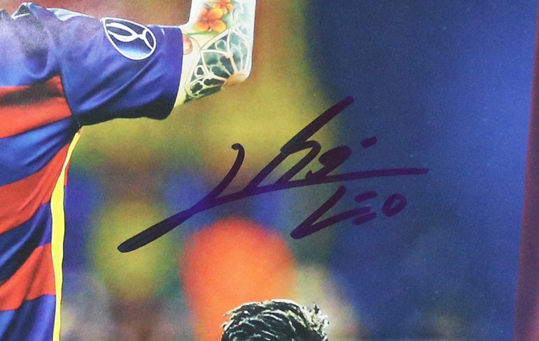 Autographed Soccer Photos – Sports-Autographs.com